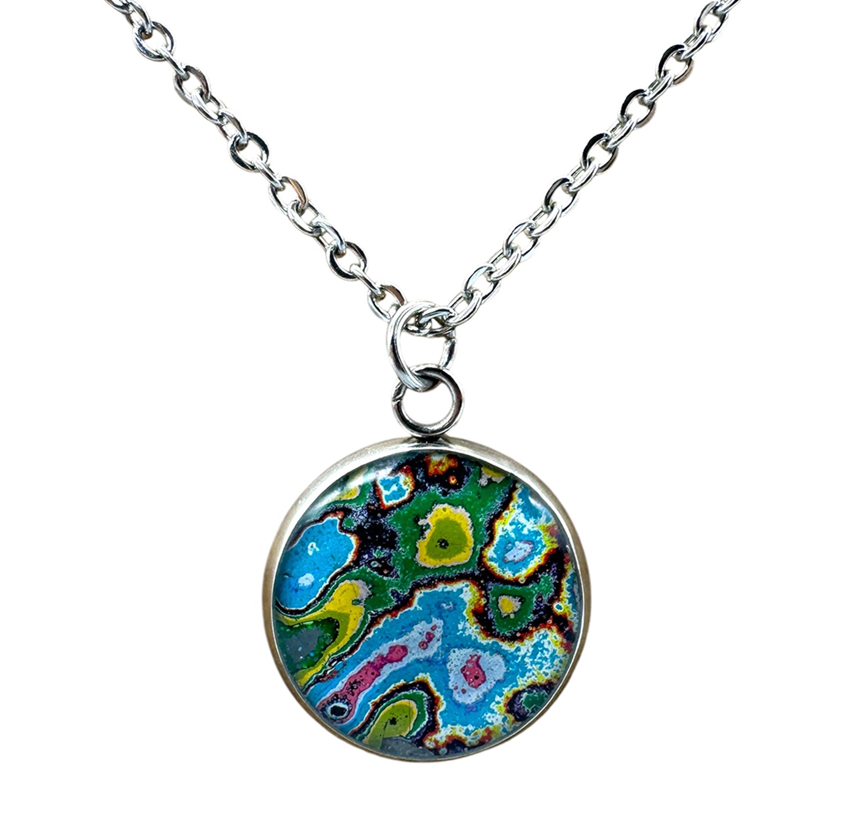 18mm Circle Charm w/ 20" Chain – The Graffiti Bridge